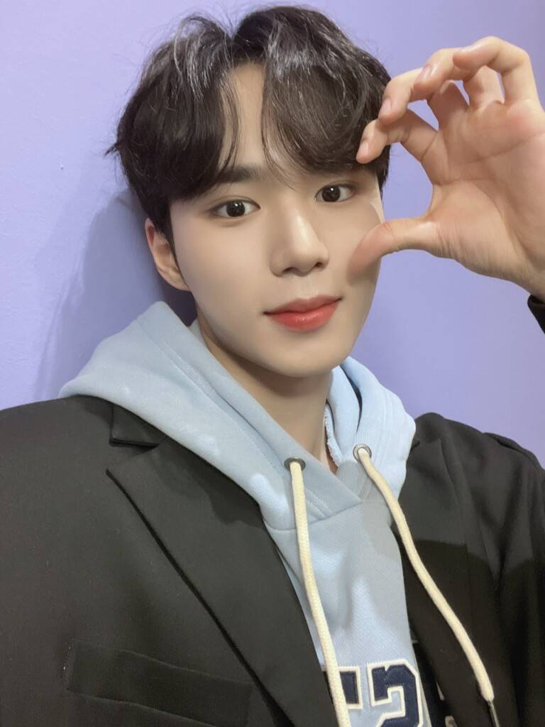 引用元:https://twitter.com/@WEi__Member