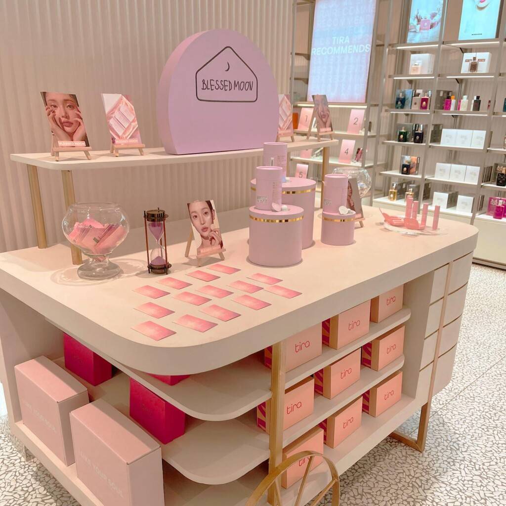 引用元：https://www.facebook.com/blessedmooncosmetics